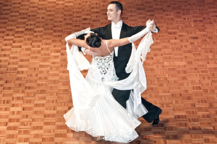 Valčík v podání středoškoláků je dechberoucí | DámskýDeník.cz