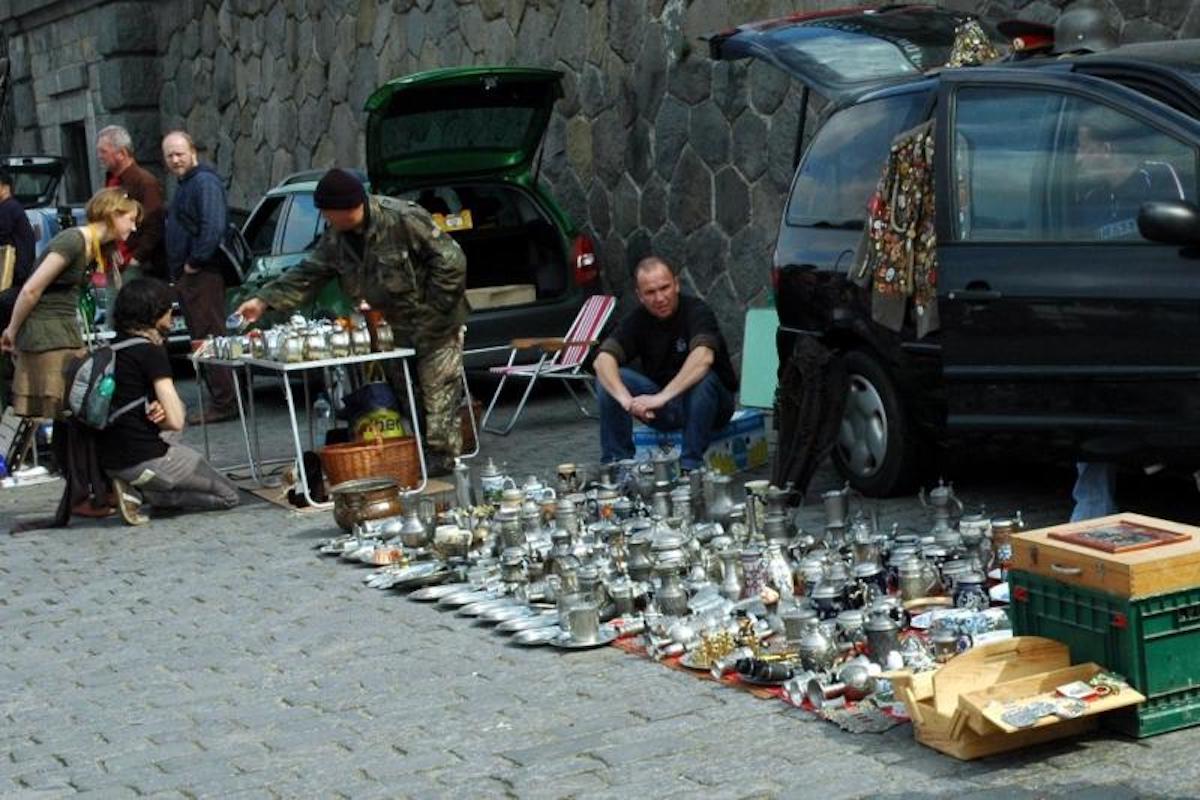 Na bleším trhu koupila brož za 28 Kč. Tohle je jeho skutečná cena