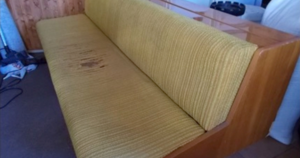 Ve staré pohovce našli dopis z roku 1969. Jeho obsahem byla předpověď