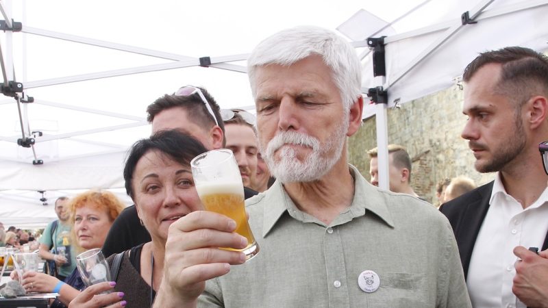 Prezident na tribuně a zlato na krku. Fotka z Livigna spustila vlnu reakcí