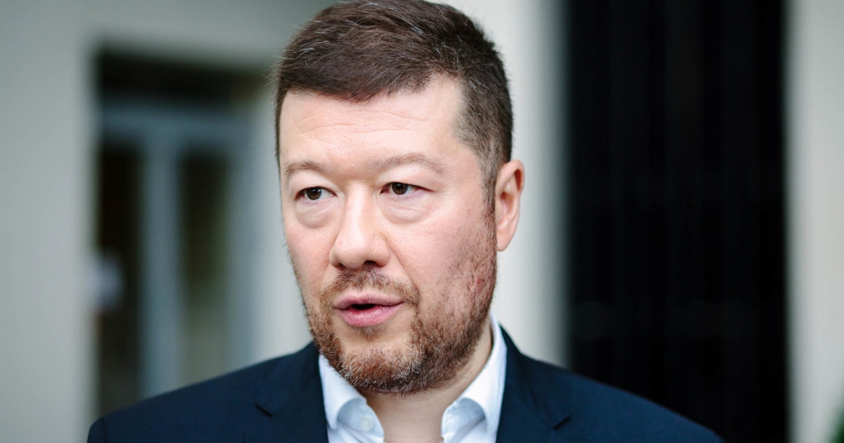 Hayato Okamura se ostře vymezil proti bratrovi Tomiovi